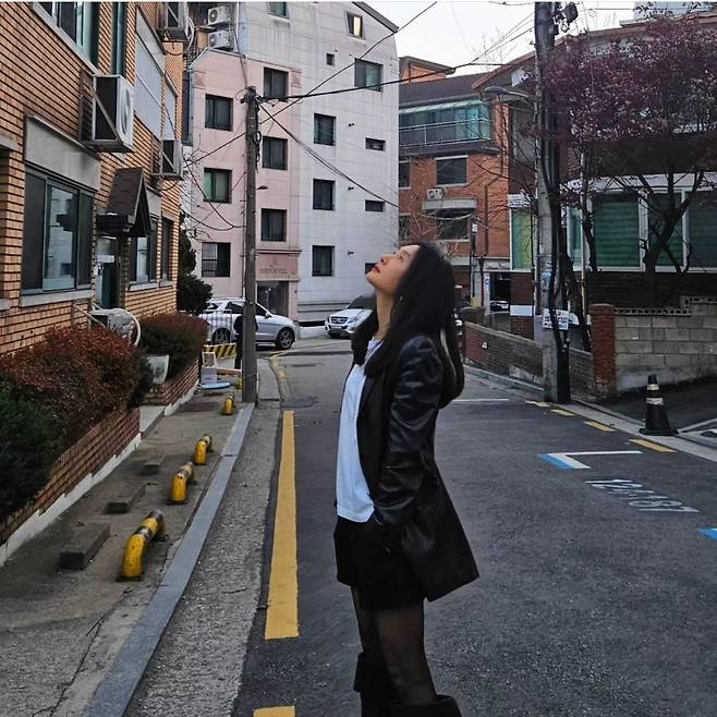 채시라 20대라 해도 믿겠네 반바지 가죽 재킷 하의 실종 패션 스타와 패션