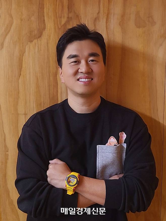 투자심사역 연봉 포기하고 개그맨 엔터사 대표로…“재밌잖아요” [신기자 톡톡]