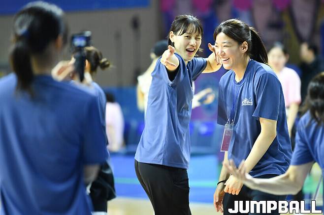 [JB포토] WKBL 올스타전, W스타 강이슬 '우리 내일 만나'