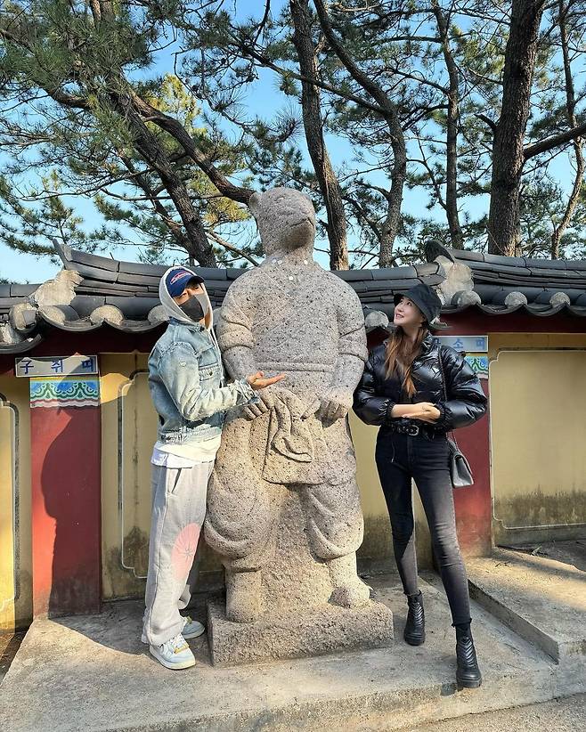 이다해 블랙 롱코트 돋보이는 상하이 여행 여행코디 라이프 뉴세이