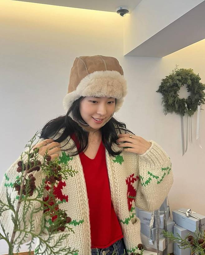 서은수 눈사람과 함께 동심으로 아이보리숏패딩 겨울패션 라이프 뉴세이