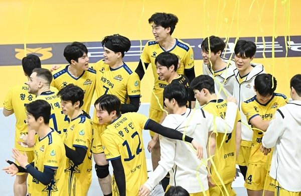 ‘30점 폭격 스페인 외인 친정에 자비란 없었다황승빈도 빛난 Kb손해보험 대한항공 꺾고 6연패 탈출종합