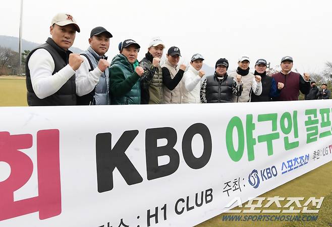 이러다 우리 다 죽어 감독들이 들고 일어났다피치클락 전격 보류 Abs는 시행