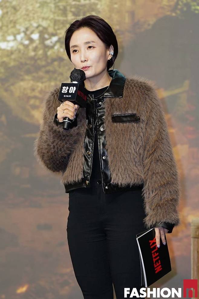 박경림 이젠 스키니진도 완벽 크롭트 퍼 재킷으로 뽐낸 Mc룩 패션엔