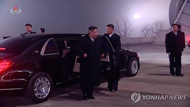 김정은 또 벤츠이번엔 Suv 끌고 나타나 제재 농락