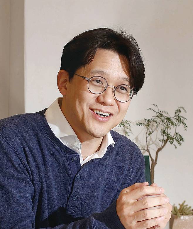 김지수의 파워 인터뷰 의사 출신 홍콩과학기술대 경제학·정책학 교수 김현철 인생 8할은 운능력주의 함정 벗어나야”