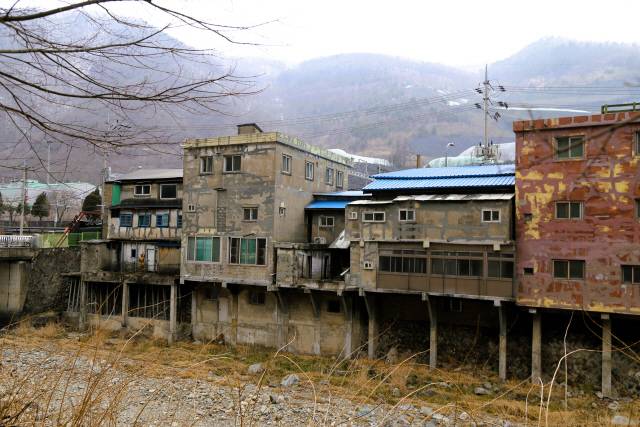 관광공사 2월 가볼만한 곳으로 까치발 건물 태백 철암탄광촌 등 선정