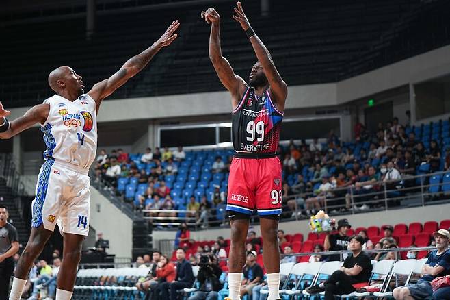 정관장 새 외국선수 윌슨, KBL 선수 등록 완료···27일 KT전 출격 예정