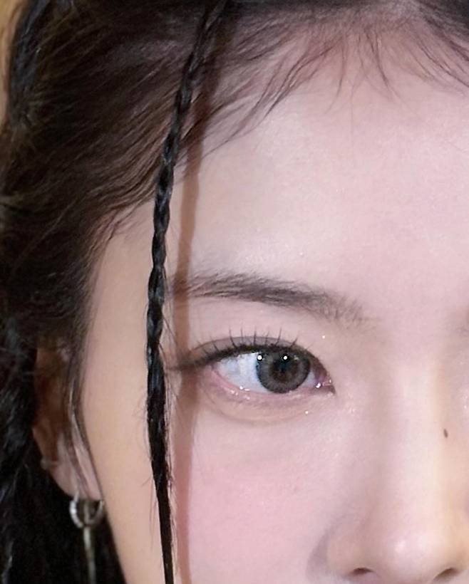 노정의 여자 차은우답게 작은 얼굴 돋보이는 캡모자 패션 스타픽