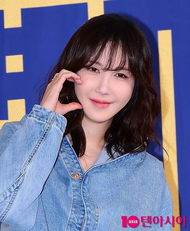 Ten포토 이지아 사랑스러운 하트