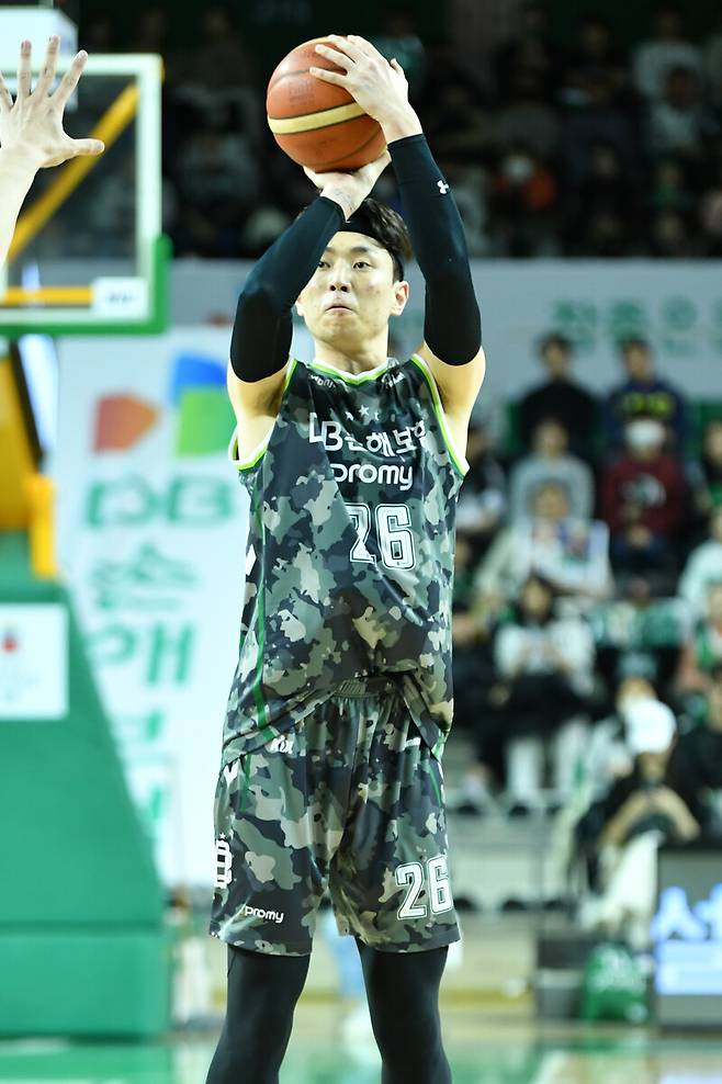 Bk 리뷰 5명 10점 활약 Db Sk에 낙승 연승 재시동