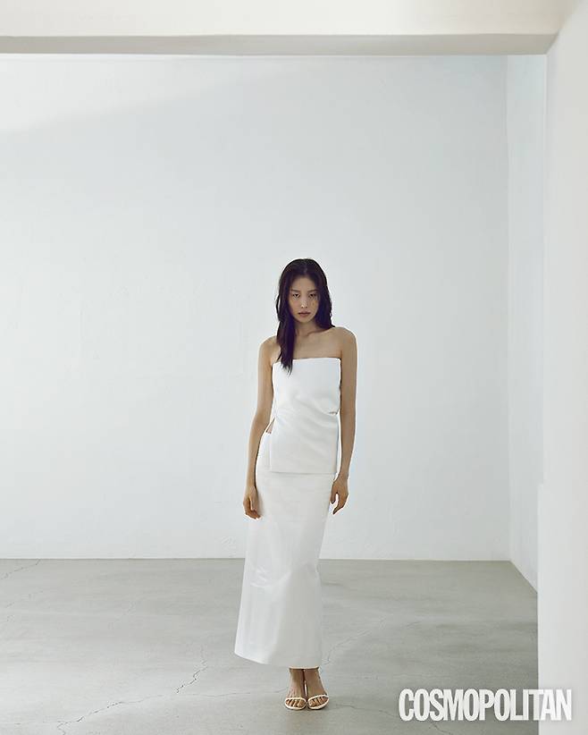 심플하고 강력하다 모더니티와 미니멀 패션의 만남
