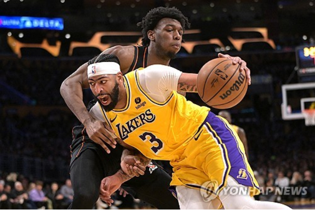 Nba Ad·하치무라 동반 30점 폭발 르브론 빠진 레이커스 유타 꺾고 3연승 행진