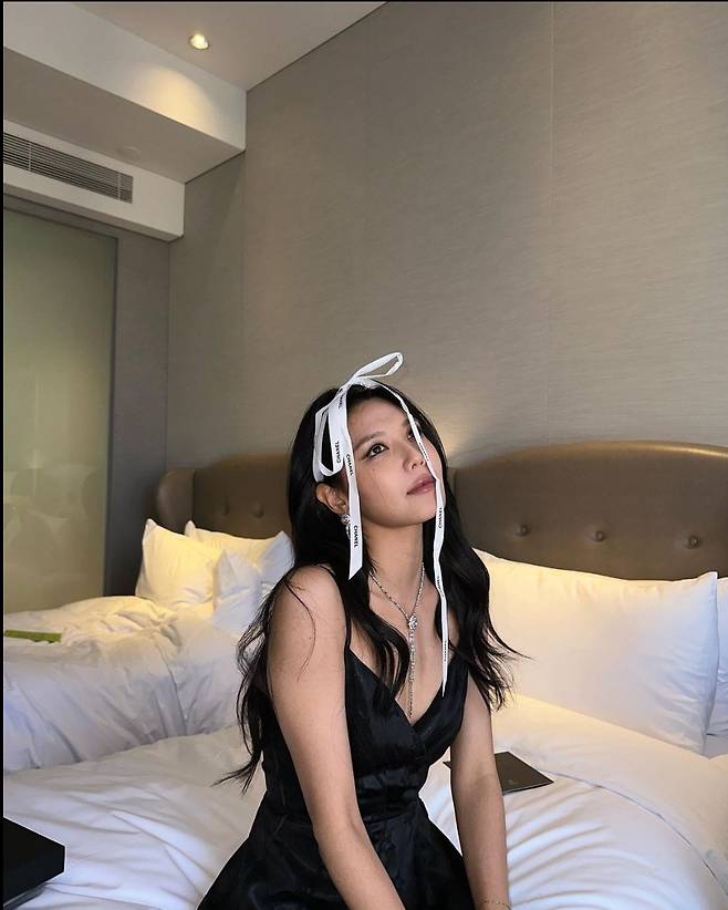 소녀시대 수영 헤어스타일만 바꿨는데이렇게 달라져 시스루 크롭톱 데님 팬츠룩 스타와 패션