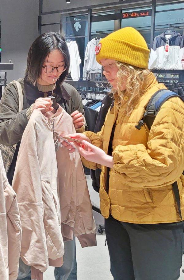 세계탁구대회 찾은 외국인들 K 패션·푸드에 흠뻑