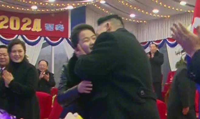 외신 김정은 아들 있지만 왜소해 공개 안 해”‘혼외자 있다 주장도