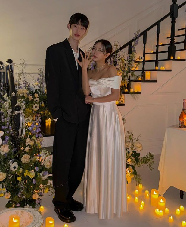 열애설없이 6세 연하 24살 훈남과 결혼♥발표한 방송인웨딩드레스 어썸클
