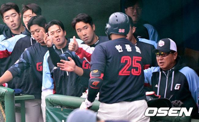 ‘한동희-유강남-노진혁 홈런 3방 폭발’ 롯데, 삼성에 12-5 대승…삼성 오키나와리그 8연패 [오!쎈 오키나와]