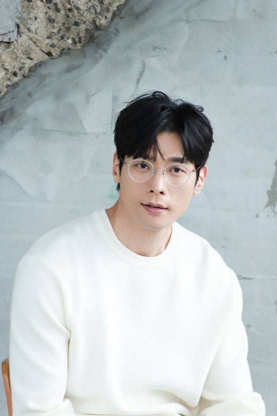 키 187cm 주연배우보다 키크고 잘 생겨서 오디션 떨어졌다는 유명배우 스포엔 뉴세이