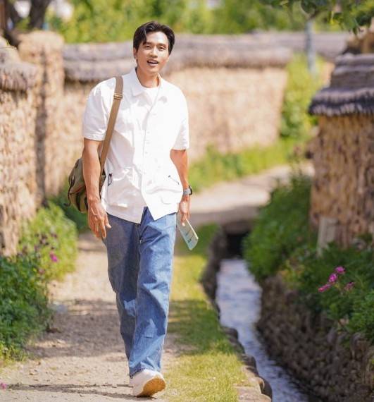 키 187cm 정우성과 압구정 카페에서 알바하다 캐스팅된 50대 미혼배우 스포엔 뉴세이