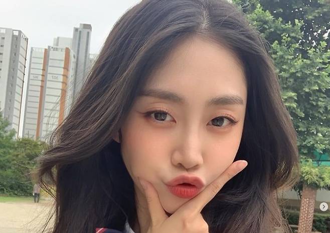 4시간에 300만원 벌었다”‘bj 데뷔 걸그룹 출신 여배우의 정체