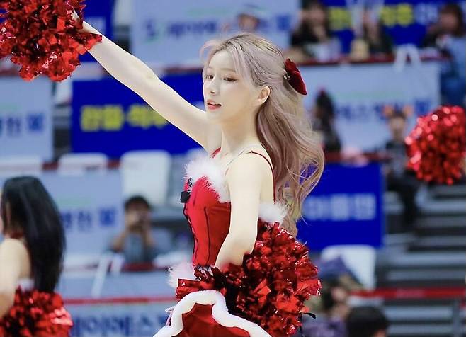 바코 인사이드 소닉걸스의 신인 치어리더 윤지나에게 치어리딩이란