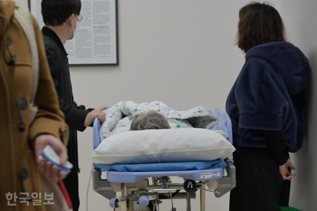 환자 병상 수술 의료진 빅5 병원 줄일 수 있는 건 다 줄였다