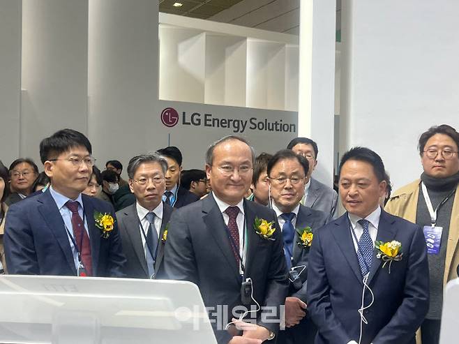 中 Lfp 공세에 반격 나선 K배터리 기술 초격차 벌린다”