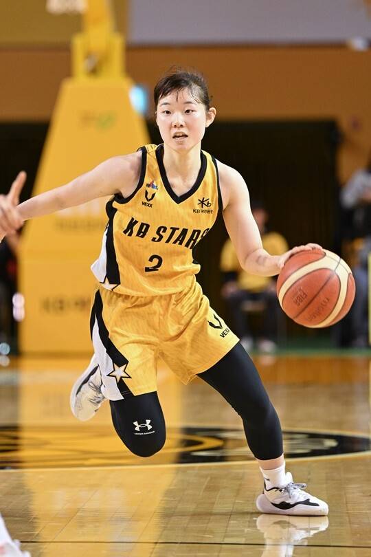 [WKBL PO BK 리뷰] ‘3Q 3점 5방’ KB, 하나원큐 제압 … 챔피언 결정전 진출 확률 85.7%