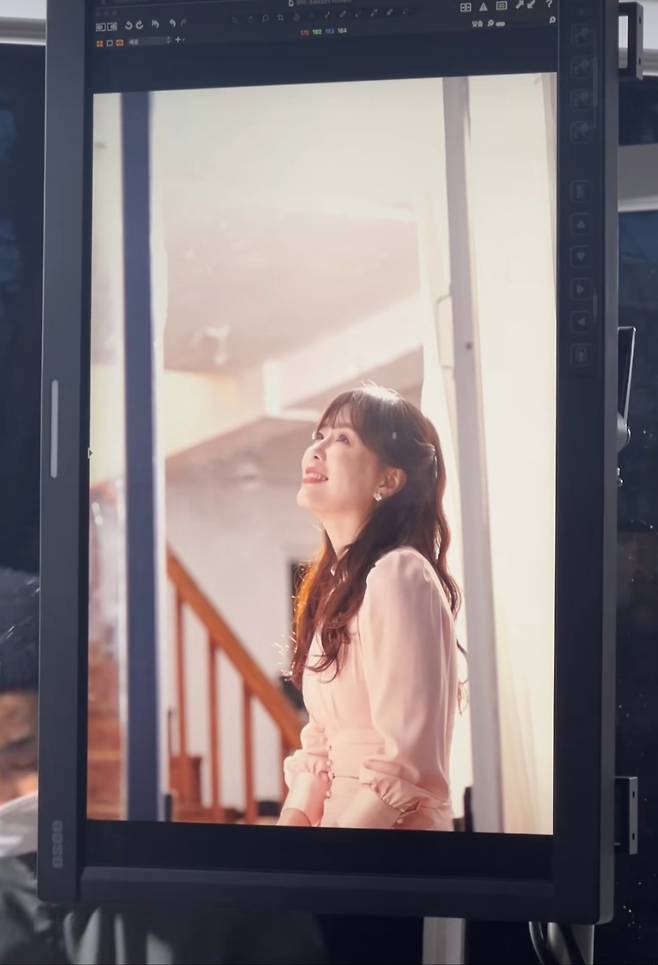 하희라 54세 나이 거스른 공주님 비주얼 청순한 핑크 드레스룩 스타와 패션