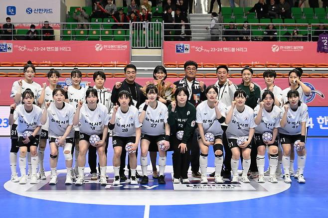 최초 2500세이브 한국 핸드볼 골키퍼 레전드 삼척 박미라의 영구결번 ‘12 원성윤의 피봇플레이