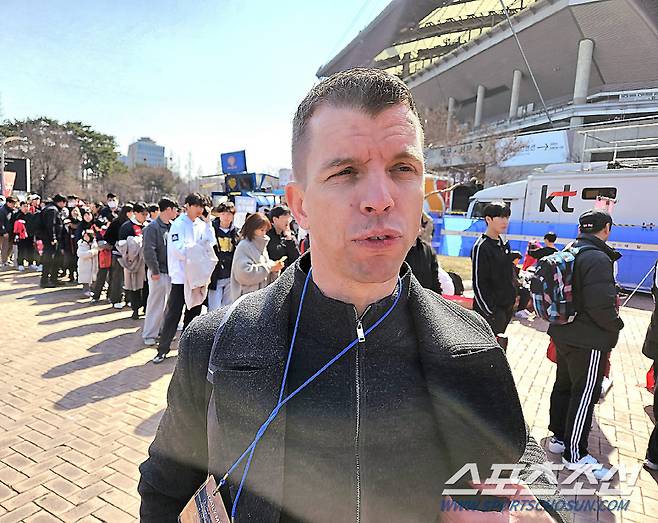 인터뷰 맨유에서 성공한 린가드왜 K리그에 왔을까 궁금증 풀기 위해 한국 날아온 디애슬레틱 기자를 만났다