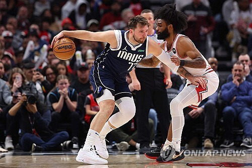 Nba ‘돈치치 어빙 맹활약 댈러스 커리 빠진 Gsw 제압하고 4연승 질주