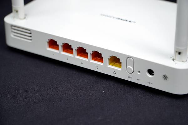 심플한 가정용 공유기, ipTIME A2004S 유무선공유기 | 보드나라/케이벤치