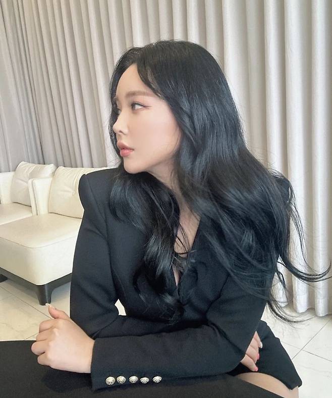 홍진영 너무 예뻐서 기절 긴머리 S컬펌 여신 머리로 레전드 미모 갱신 뷰티는 내운명
