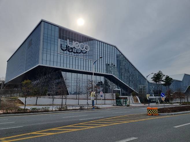 단독 ‘1700억짜리 키즈카페 된 컨벤션센터