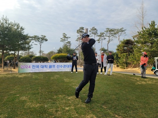 경희대 전재현 5언더파로 2024 전국대학골프선수권 2차 대회 1라운드 단독 선두