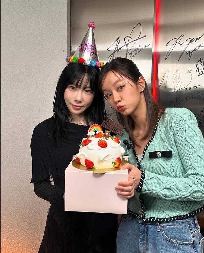 혜리 전보다 해쓱하지만 여전히 예쁜 미모 청순한 니트 카디건 청바지 패션 스타와 패션