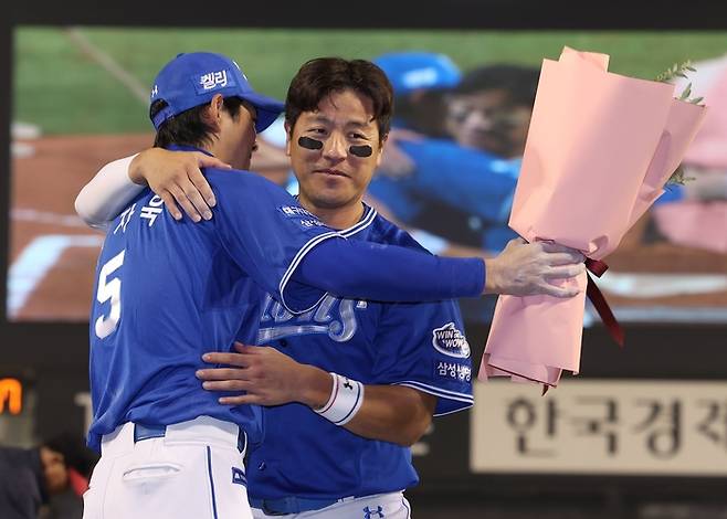 감독도 칭찬하고 Kbo리그 역사에도 이름 남긴 강민호 후배들을 위해 앞으로가 더 중요하다”고 말한 이유