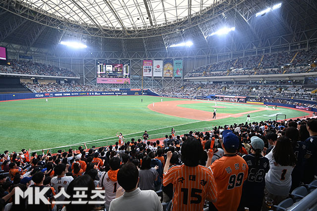 ‘ryu 안 나와도 한화 뜨거운 관중몰이 키움 6연승 반란고척돔 16000석 꽉 찼다 ‘개장 최초 3g 연속 매진 Mk고척