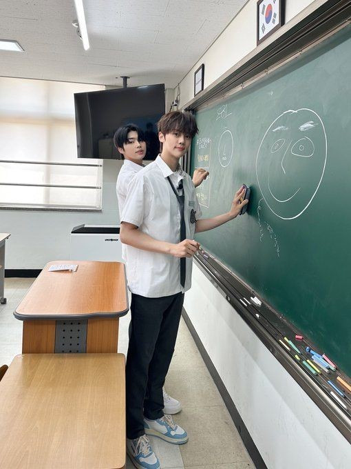 중학교 때 키가 183cm 너무 잘생겨 배우 아이돌로 캐스팅된 비주얼 연예인 스포엔 뉴세이