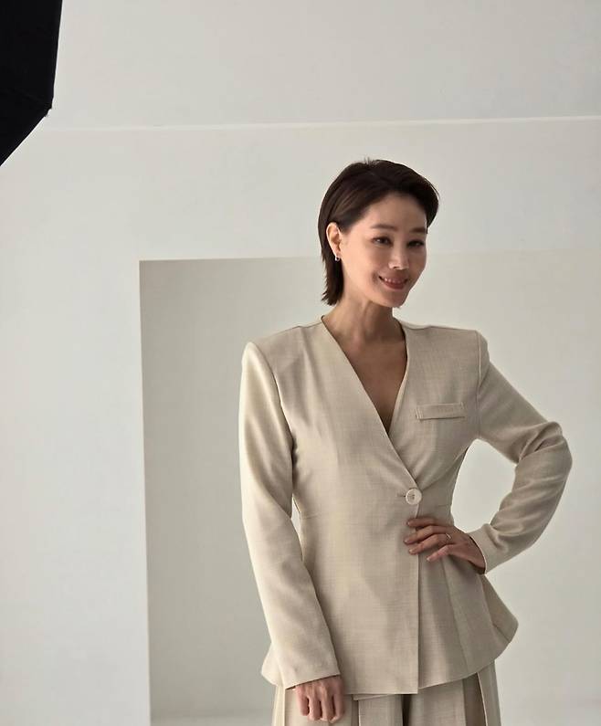 김성령 세련美 한도초과 숏컷 단발 보브컷 50대 헤어스타일 추천 뷰티는 내운명
