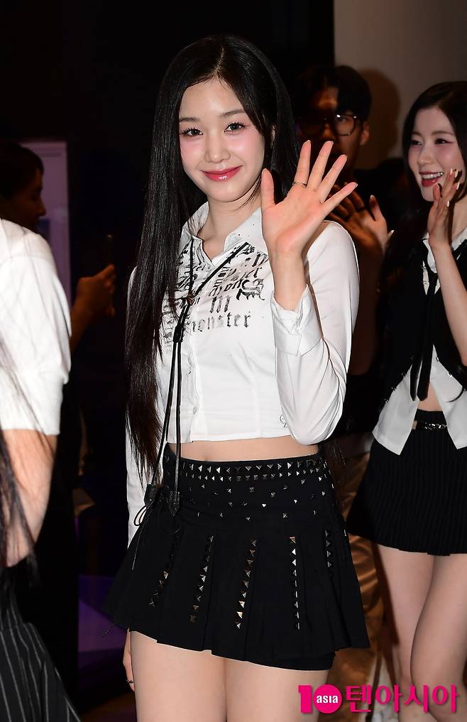 Ten포토 베이비몬스터 파리타 예쁨주의보