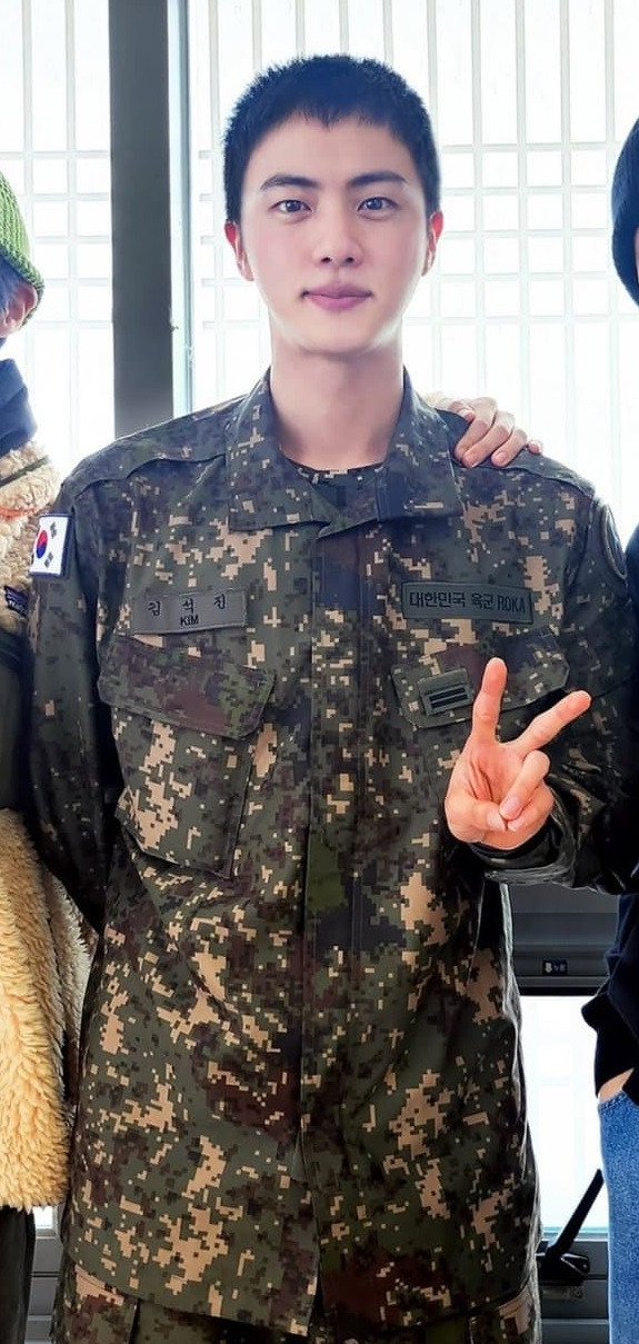 전역 D 60 방탄소년단 진 제대를 목 빠지게 기다리는 연예인 1위