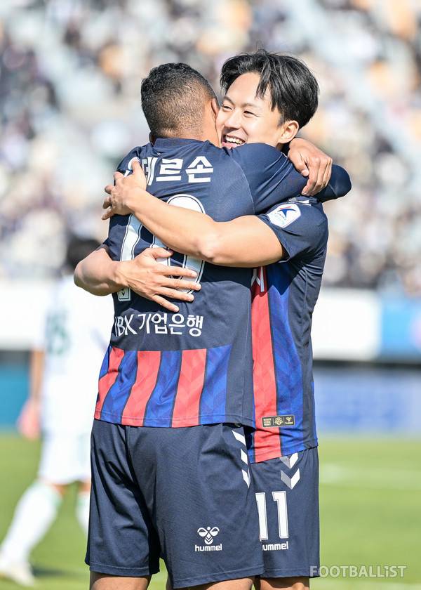 케터뷰 결승골 환상 도움 안데르손 네이마르가 롤모델이승우와는 같은 집에 살던 사이