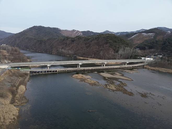 ‘콧구멍다리 잘 가시게소양강 잠수교 결국 철거