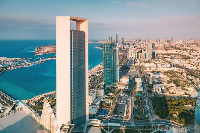 투자 인재 몰려드는 Uae 아부다비는 중동 유럽 진출 교두보”