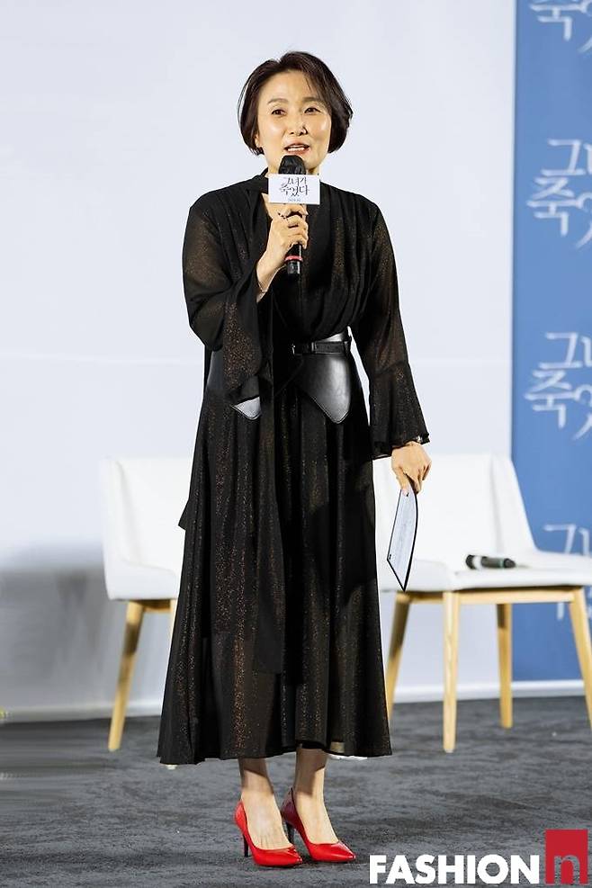 박경림 갈수록 여성스러워 하늘거리는 벨티드 맥시 원피스룩 패션엔