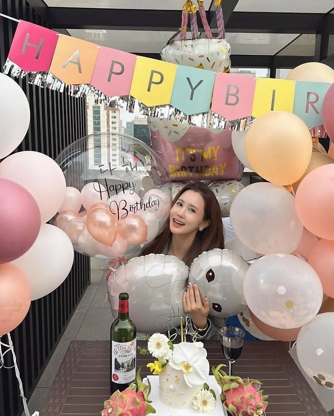 이다해 세븐과 함께 핑크 트위드 원피스 입고 생일파티 스타와 패션