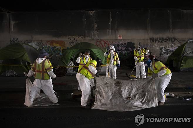 특파원 시선 La 골칫거리 노숙자 문제부자들이 나서야
